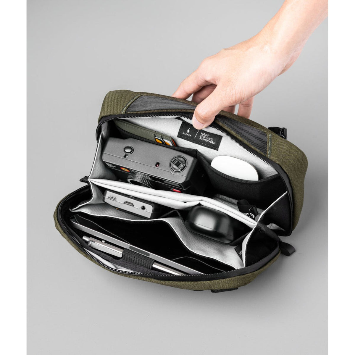 ALPAKA Elements Tech Case Max Axoflux 600D (Army Green) – The Planet Traveller