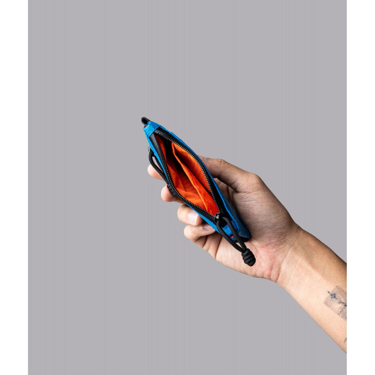 ALPAKA Zip Pouch Pro With Hook & Loop X-Pac VX21 (Bahama Blue) – The Planet Traveller