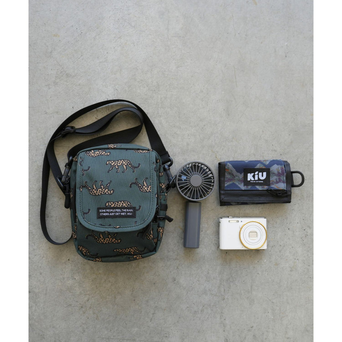 Kiu Water Repellent 600D Flap Pocket Shoulder Bag (Black) – The Planet Traveller