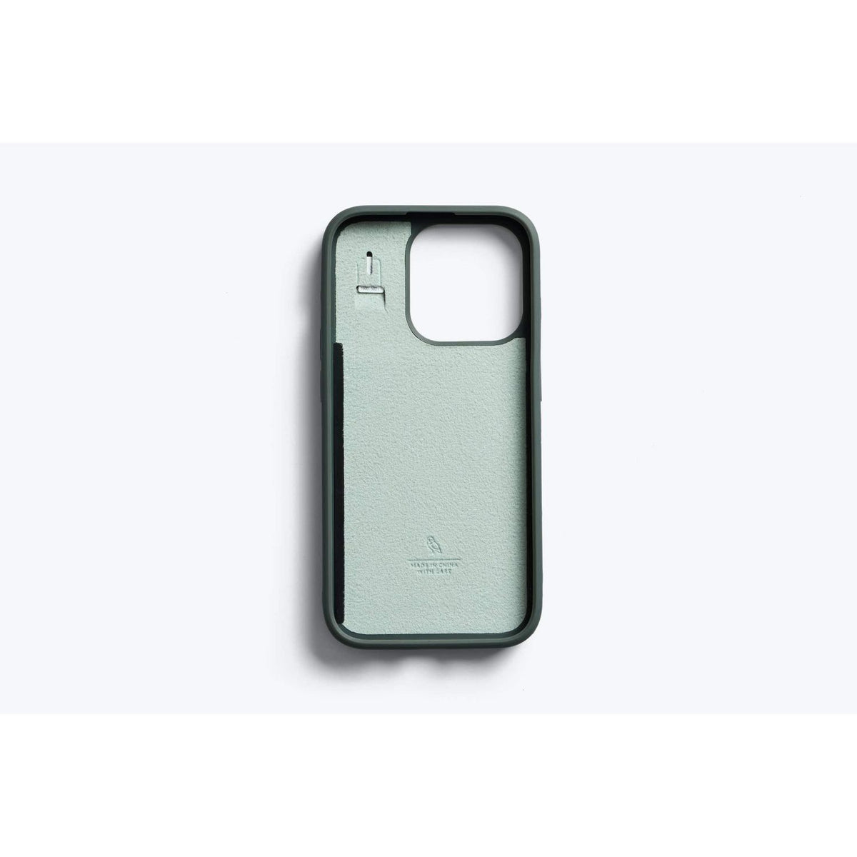 Bellroy Iphone 15 Pro Case - 3 Card - Everglade – The Planet Traveller