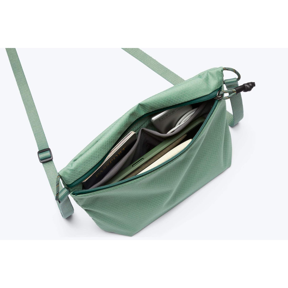 Bellroy Lite Sacoche - Moss – The Planet Traveller