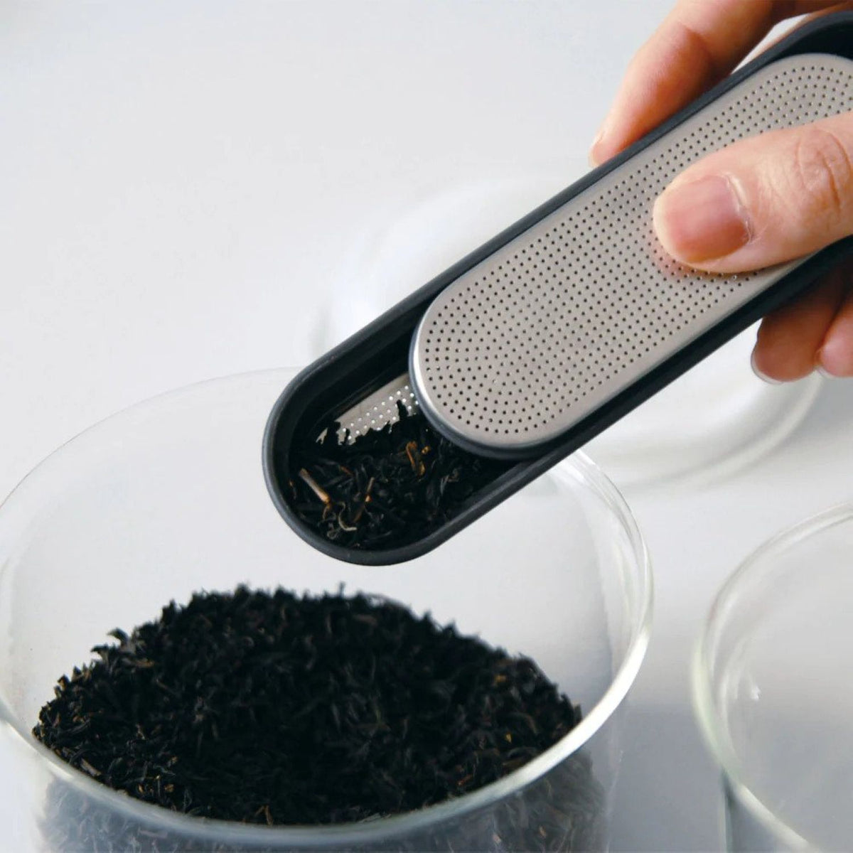 Kinto Loop Tea Strainer - Black – The Planet Traveller