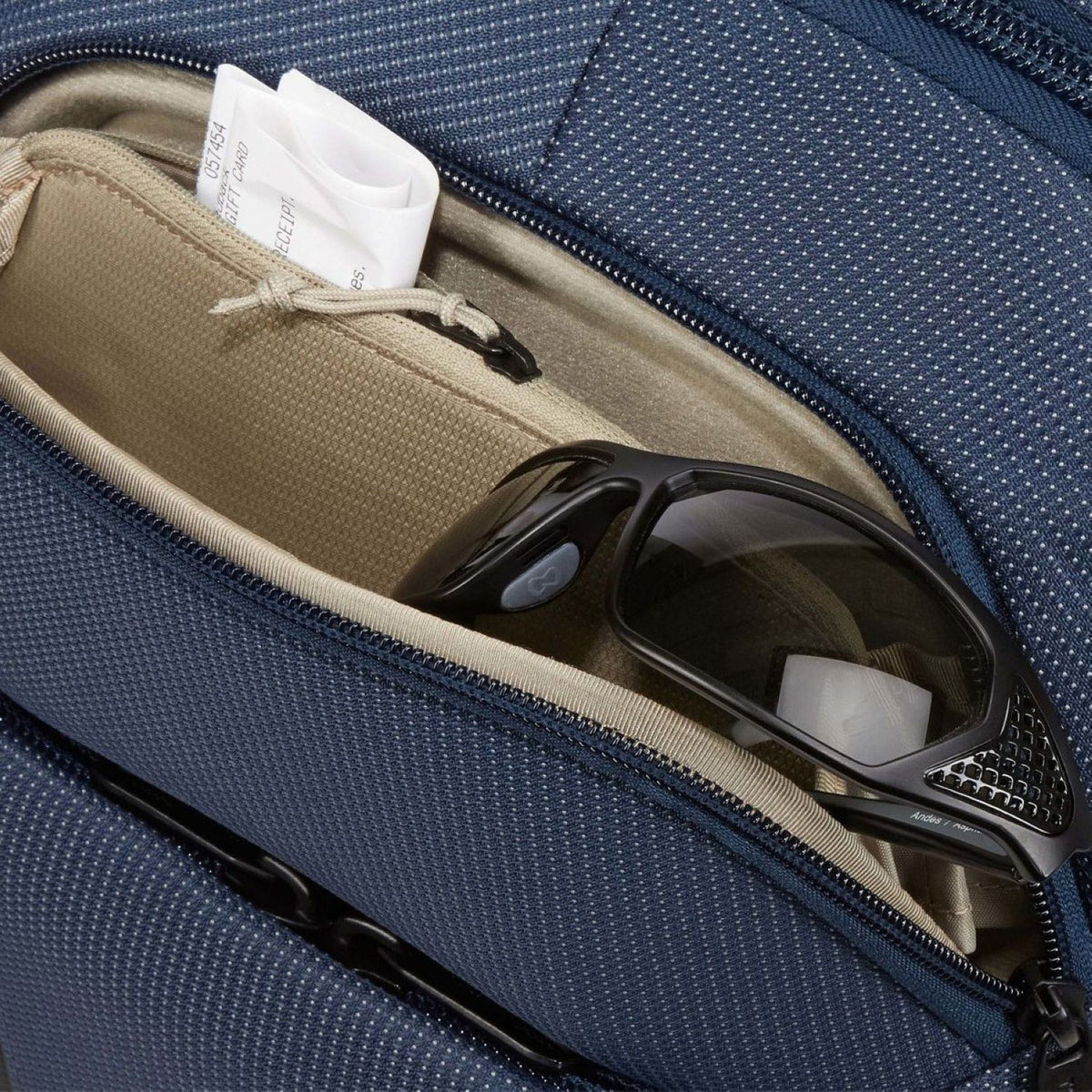 Thule Crossover 2 Backpack 20L - Dress Blue – The Planet Traveller
