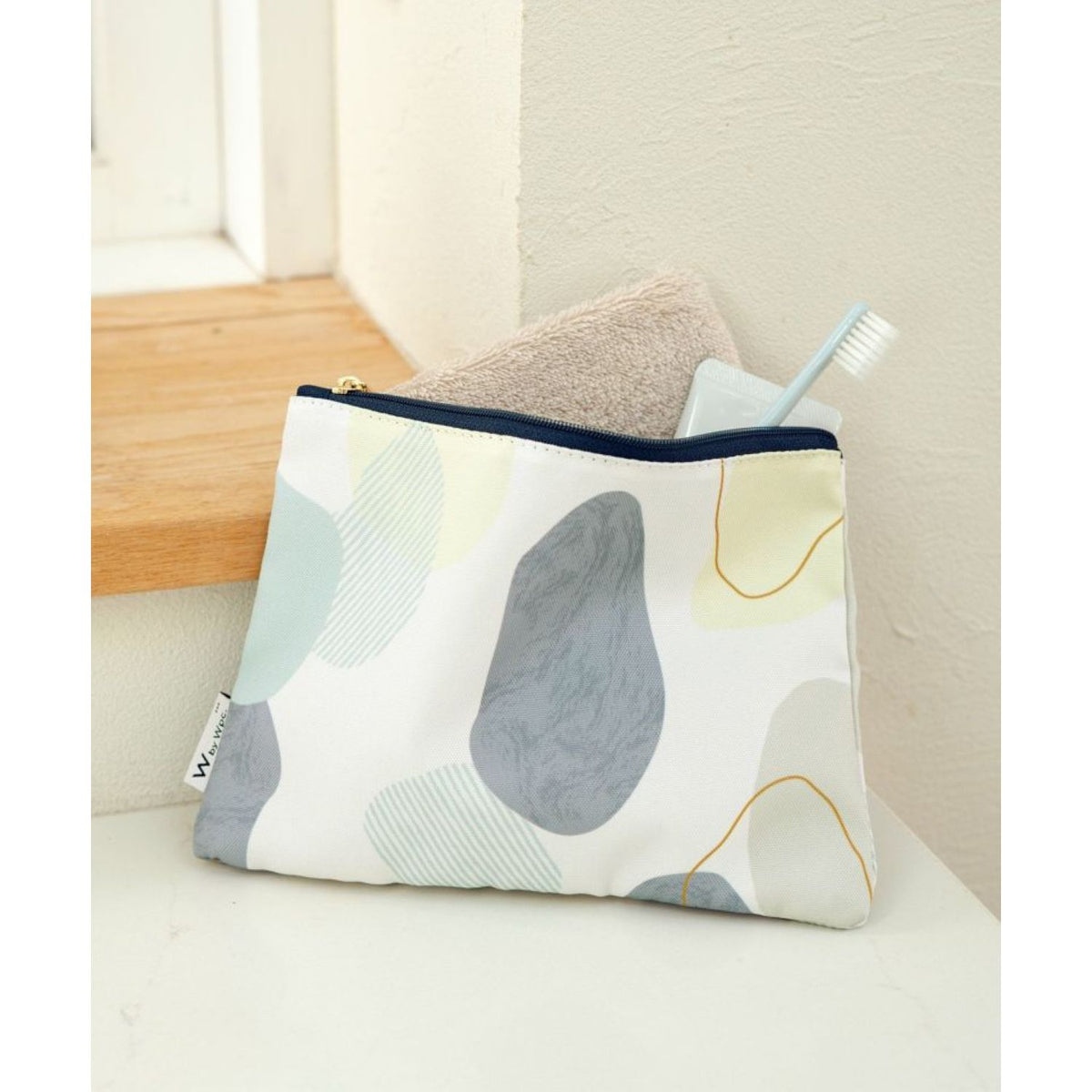 WPC Flat Pouch (Flower & Bird Charcoal) – The Planet Traveller