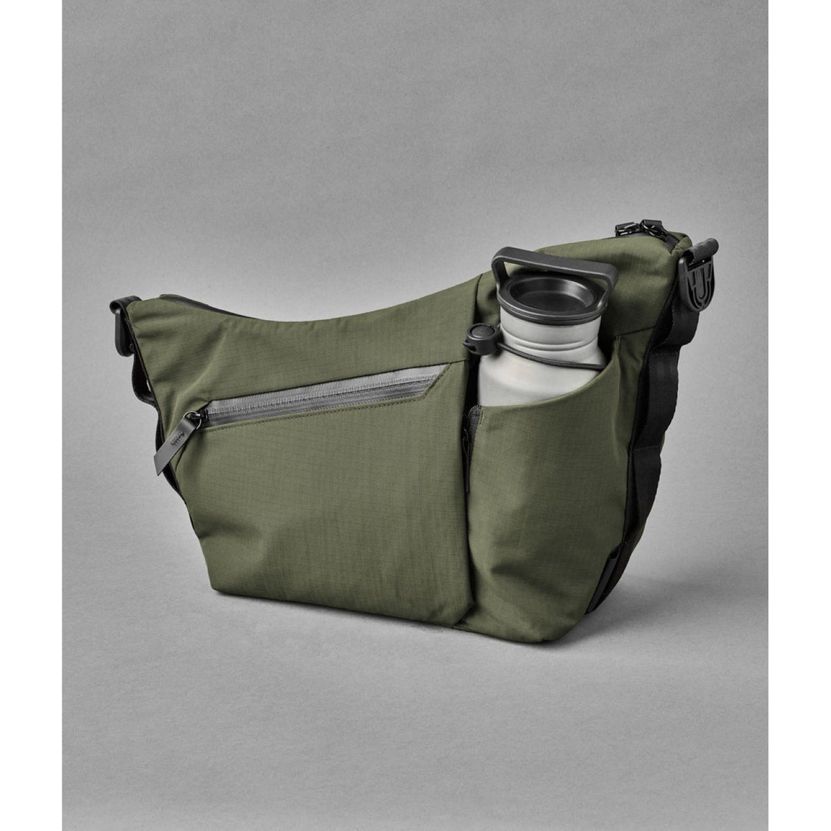 ALPAKA Flow Satchel Axoflux 210D (Green) – The Planet Traveller